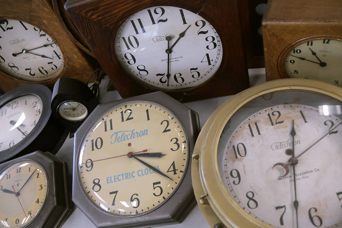 POLL: Should Albertans stop changing their clocks each spring and fall ...